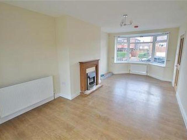 3 Bedrooms Semi detached house for rent in Rake Lane, Clifton, Swinton, Manchester M27