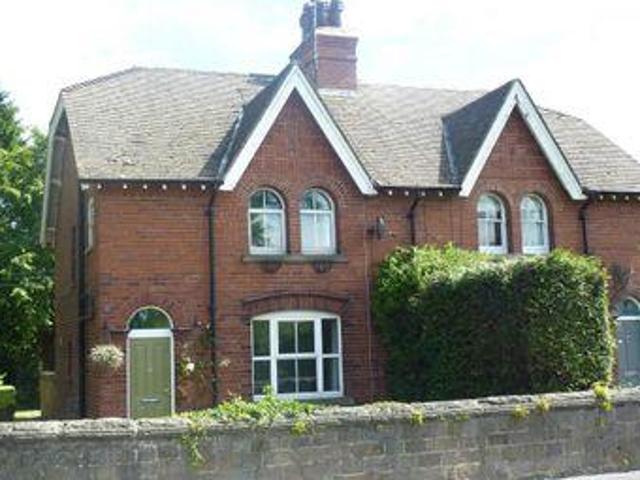 3 Bedrooms Semi detached house for rent in Red Cottages, Harrogate, North Yorkshire HG3