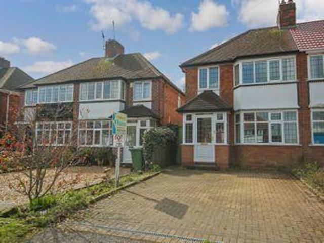3 Bedrooms Semi detached house for rent in Redlands Road, Solihull B91