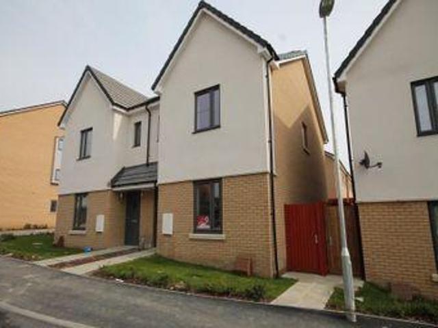 3 Bedrooms Semi detached house for rent in Reservoir Way, Ilford IG6