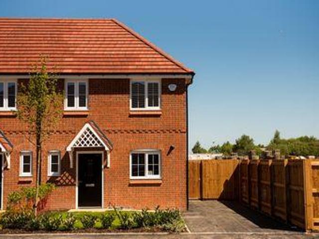 3 Bedrooms Semi detached house for rent in Riddell Way, St. Helens, Merseyside WA9