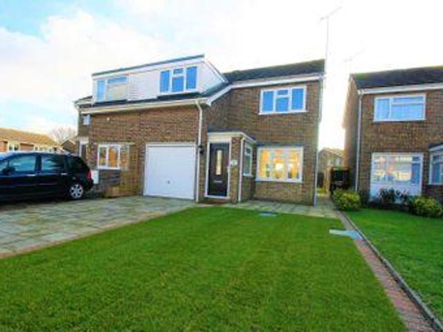 3 Bedrooms Semi detached house for rent in Rudkin Road, Colchester CO4