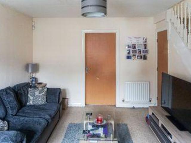 3 Bedrooms Semi detached house for rent in Rushberry Avenue, Manchester M40