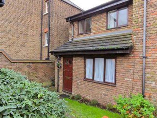 3 Bedrooms Semi detached house for rent in Wood Street, Barnet EN5