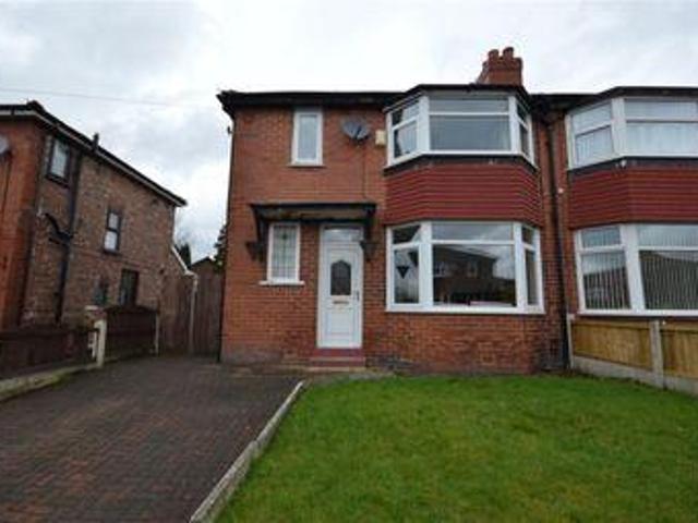 3 Bedrooms Semi detached house for rent in Woodford Avenue, Eccles, Manchester M30
