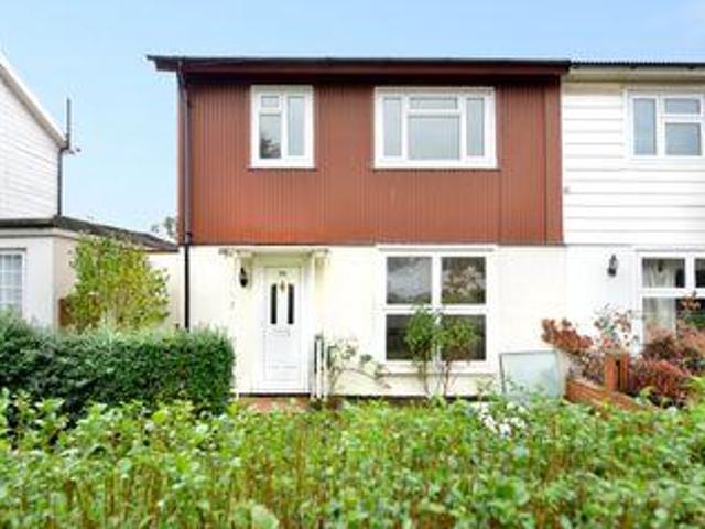 3 Bedrooms Semi detached house for rent in Wallcote Avenue, London NW2
