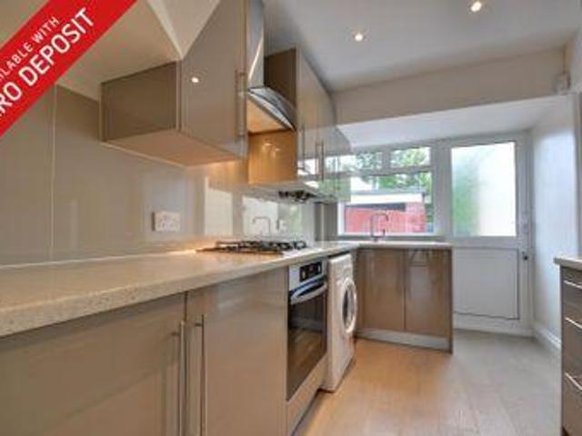3 Bedrooms Semi detached house for rent in Walton Avenue, Harrow, Middlesex HA2