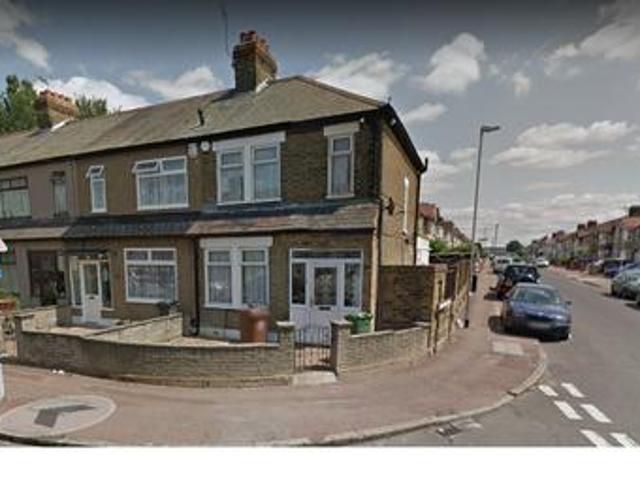 3 Bedrooms Semi detached house for rent in Westminster Gardens, Barking IG11