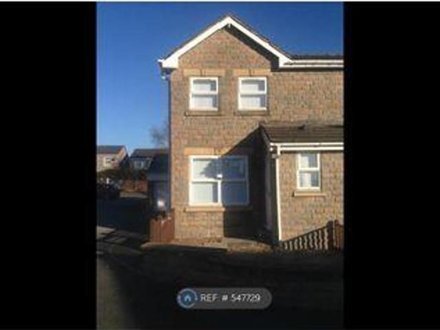 3 Bedrooms Semi detached house for rent in Westerton Court, Bradford BD12