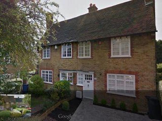 3 Bedrooms Semi detached house for rent in Westholm, London NW11