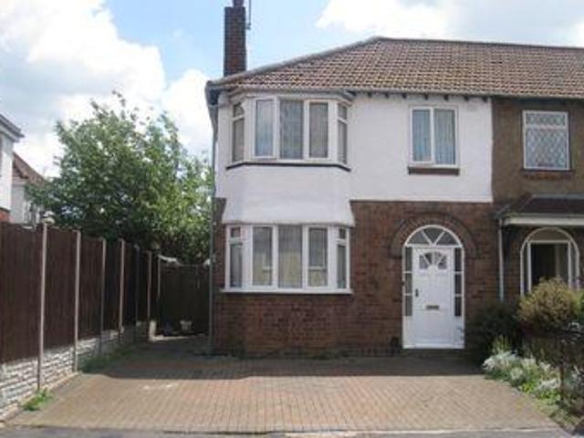 3 Bedrooms Semi detached house for rent in Westlea Road, Leamington Spa CV31