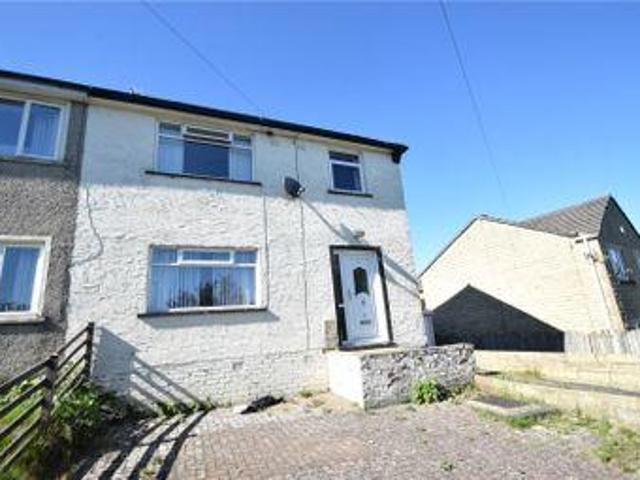 3 Bedrooms Semi detached house for rent in Whin Knoll Avenue, Keighley, West Yorkshire BD21