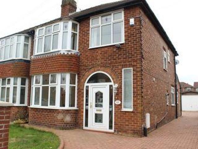 3 Bedrooms Semi detached house for rent in White Moss Avenue, Chorlton M21