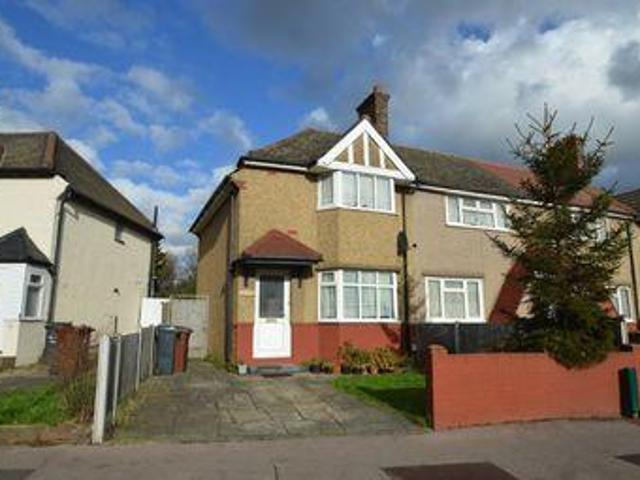 3 Bedrooms Semi detached house for rent in Whitebarn Lane, Dagenham, Essex RM10