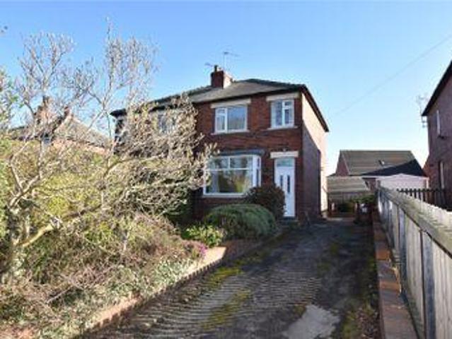 3 Bedrooms Semi detached house for rent in Whitehall Road, Drighlington, West Yorkshire BD11