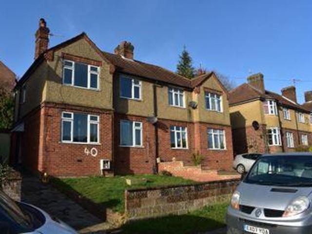 3 Bedrooms Semi detached house for rent in Whiteland Road, High Wycombe HP12