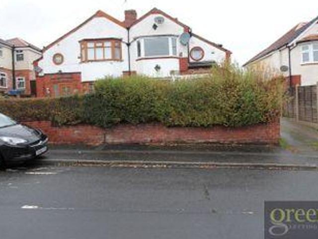 3 Bedrooms Semi detached house for rent in Windsor Road, Prestwich, Manchester M25
