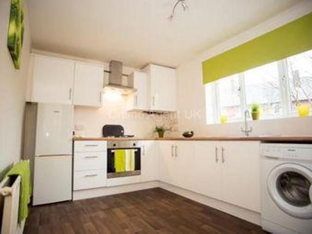 3 Bedrooms Semi detached house for rent in Wythenshawe, Manchester, Manchester M22