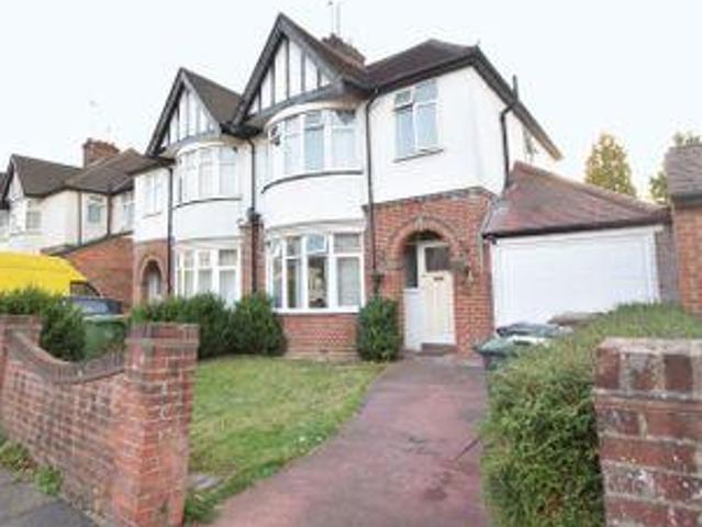3 Bedrooms Semi detached house for rent in Wychwood Avenue, Luton LU2