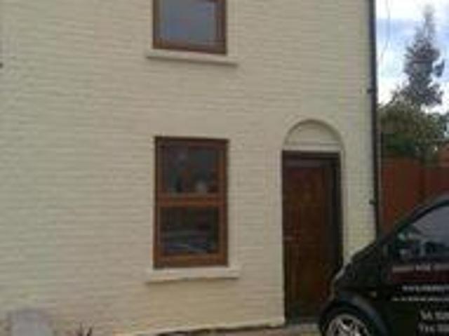 3 Bedrooms Semi detached house for rent in Tomswood Hill, Ilford, Essex IG6