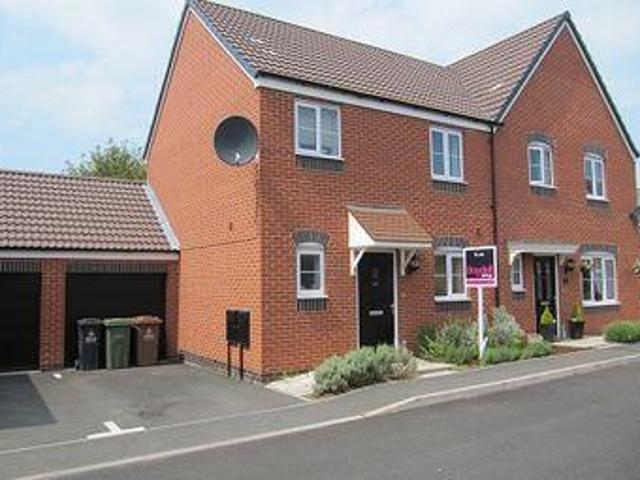 3 Bedrooms Semi detached house for rent in Tarn Close, Willenhall WV13