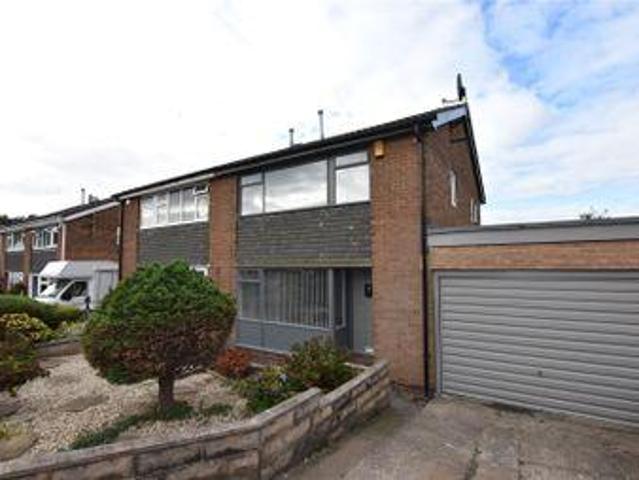 3 Bedrooms Semi detached house for rent in Temple Avenue, Temple Newsam, Leeds LS15