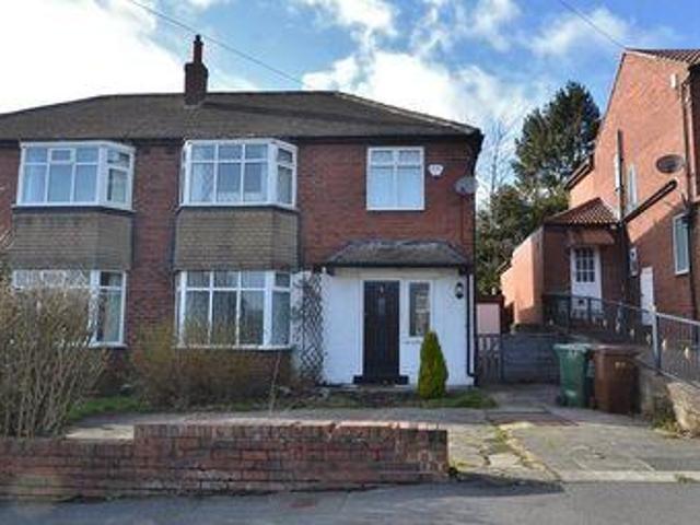 3 Bedrooms Semi detached house for rent in The Avenue, Alwoodley, Leeds LS17