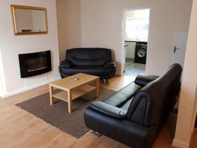 3 Bedrooms Semi detached house for rent in The Chantries, Coventry CV1