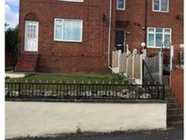 3 Bedrooms Semi detached house for rent in The Croft, Castleford WF10