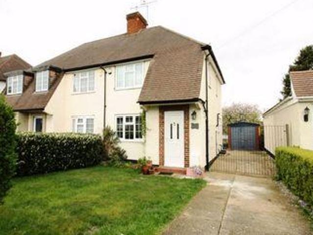 3 Bedrooms Semi detached house for rent in The Parkway, Iver Heath, Buckinghamshire SL0