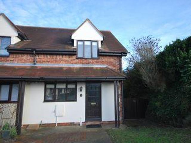 3 Bedrooms Semi detached house for rent in The Street, Wrecclesham, Farnham GU10