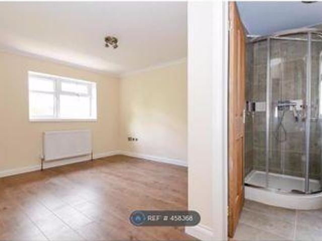 3 Bedrooms Semi detached house for rent in The Yard, Ayelsbury HP21