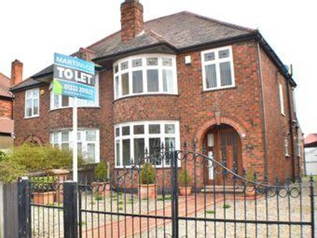 3 Bedrooms Semi detached house for rent in Thornhill Road, Derby DE22