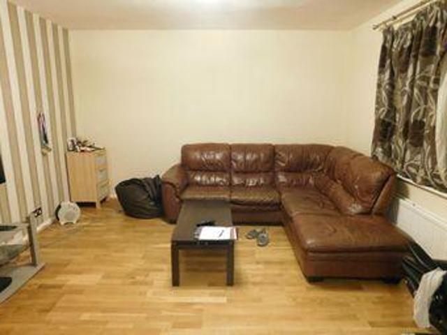 3 Bedrooms Semi detached house for rent in Trelawney Avenue, Langley, Slough SL3