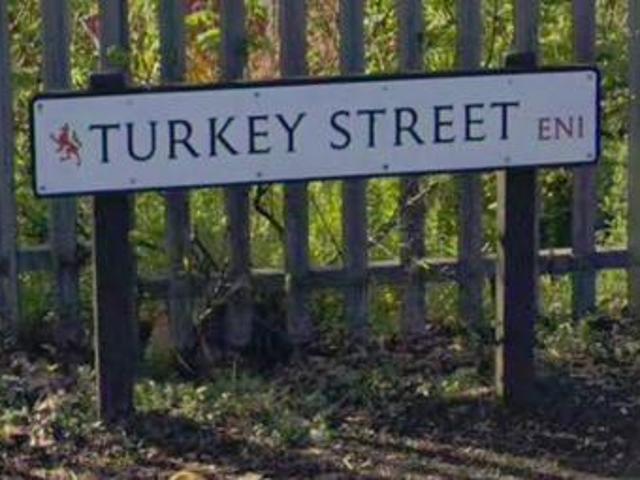 3 Bedrooms Semi detached house for rent in Turkey Street, Enfield EN3