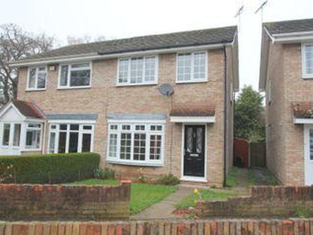 3 Bedrooms Semi detached house for rent in Twining Road, Stanway, Colchester CO3