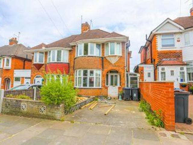 3 Bedrooms Semi detached house for rent in Upper Meadow Road, Birmingham, West Midlands B32
