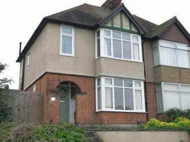 3 Bedrooms Semi detached house for rent in Valentines Drive, Colchester, Essex CO4