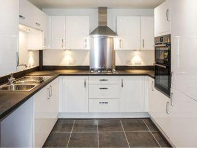 3 Bedrooms Semi detached house for rent in Varley Street, Manchester M40