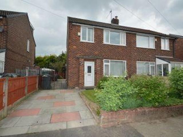 3 Bedrooms Semi detached house for rent in Ventnor Avenue, Bury, Lancashire BL9