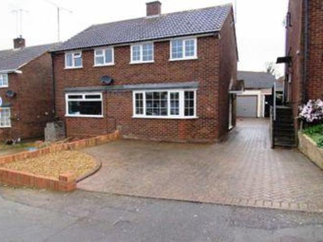3 Bedrooms Semi detached house for rent in Vicarage Hill, Flitwick, Bedford MK45