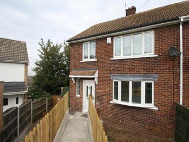 3 Bedrooms Semi detached house for rent in Violet Avenue, Edlington, Doncaster DN12