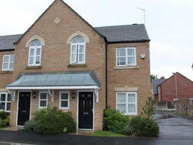 3 Bedrooms Semi detached house for rent in Viscount Drive, Manchester M24