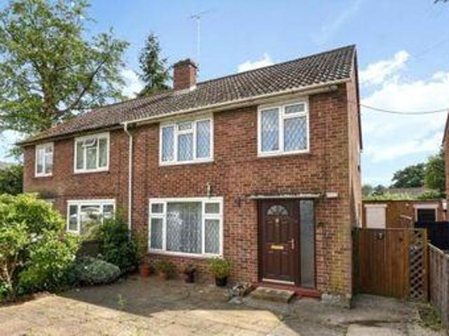 3 Bedrooms Semi detached house for rent in Yorktown Road, Sandhurst GU47