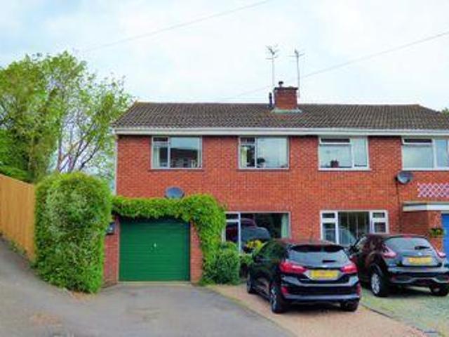 3 Bedrooms Semi detached house for sale in 14 Larchfield Close, Malvern, Worcestershire WR14
