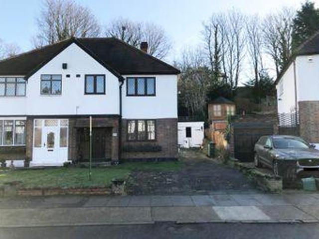 3 Bedrooms Semi detached house for sale in 16 Arcadian Avenue, Bexley, Kent DA5