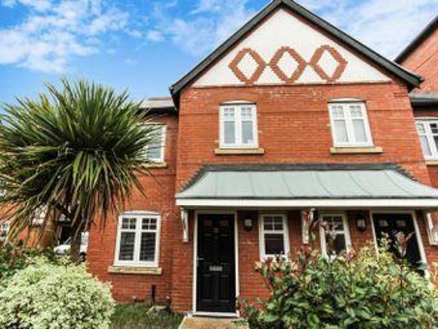 3 Bedrooms Semi detached house for sale in 21 Alden Close, Wigan WN1