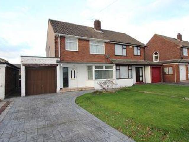3 Bedrooms Semi detached house for sale in 26 Westcombe Drive, Brandlesholme, Bury BL8
