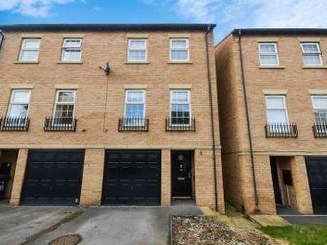 3 Bedrooms Semi detached house for sale in 33 Heathfields, Barnsley S70