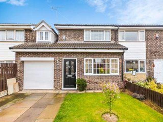 3 Bedrooms Semi detached house for sale in 8 Locking Drive, Doncaster DN3